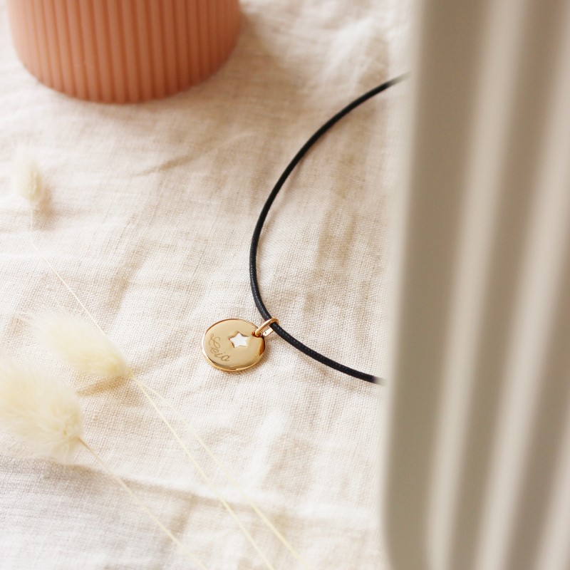 Collier cordon et médaille étoile laquée à graver - Petits Trésors